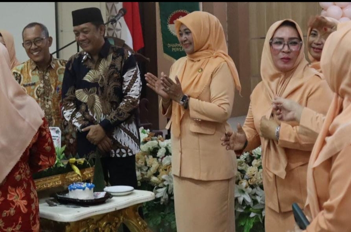 Sekda Fajarman Buka Acara Peringatan HUT DW-P ke-24, Diwarnai Bazaar ...